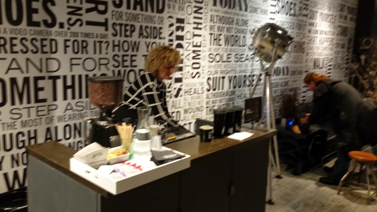 Kenneth Cole Sets Up a Retail Pop-up Coffee Bar