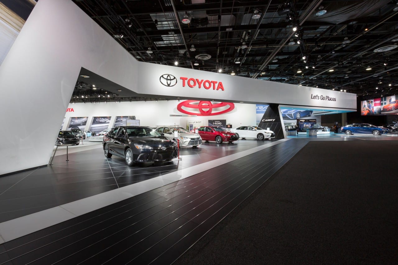 Dazzling Detroit Car Exhibits Engage Attendees