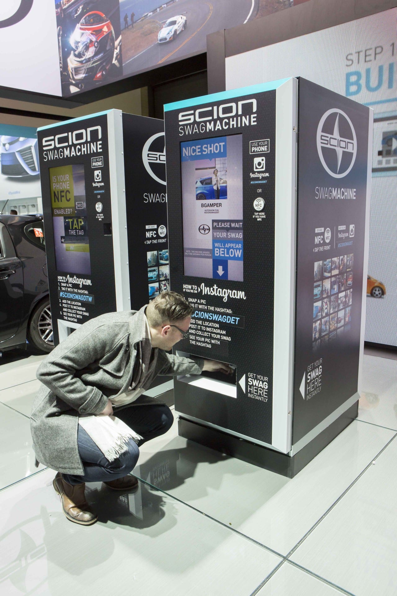 Dazzling Detroit Car Exhibits Engage Attendees