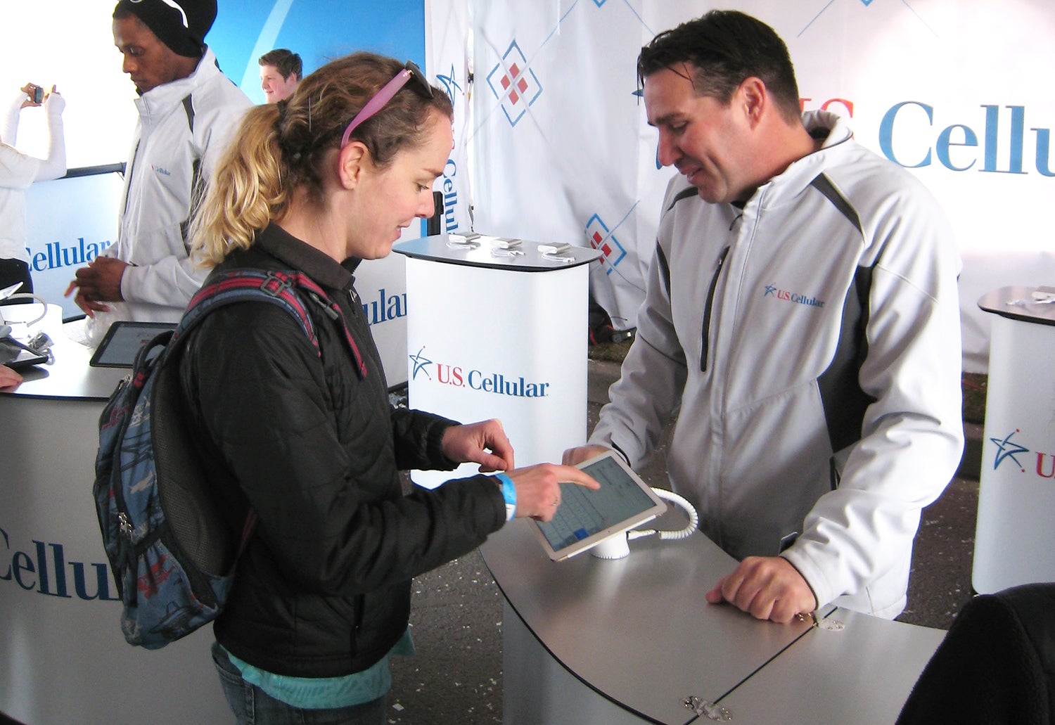 US Cellular Returns to Oregon Winterfest with a Music Chalet