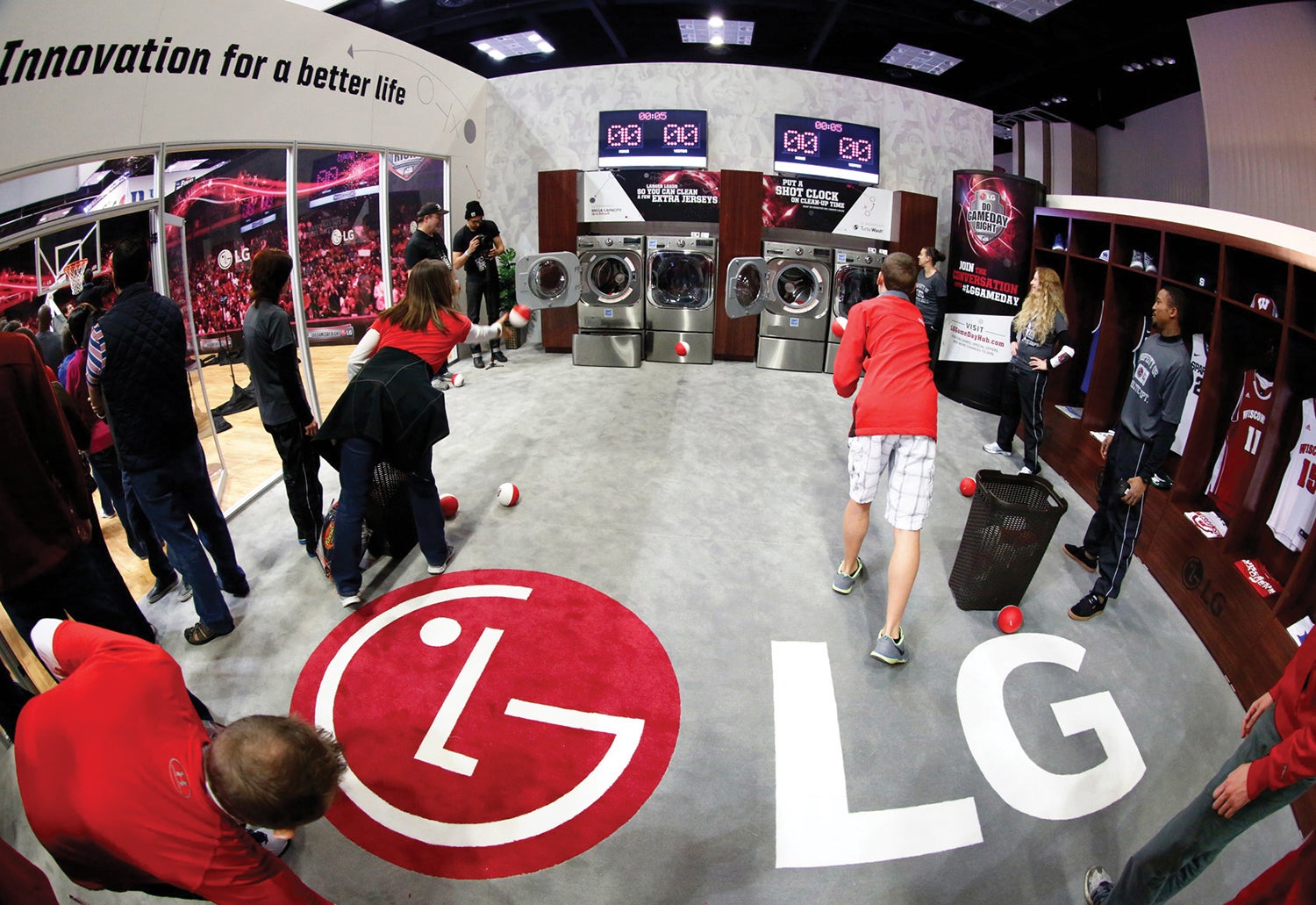 LG's Hands-on Training Facility Draws Basketball Fans - Event Marketer