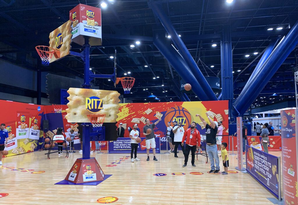 Ritz Toasted Chips Draws Basketball Fans with 20-Foot ‘Hoop Tree’