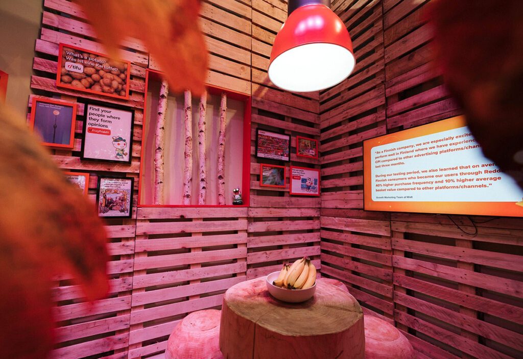 Reddit's 'Enchanted Garden’ Booth Shines at the OMR Festival