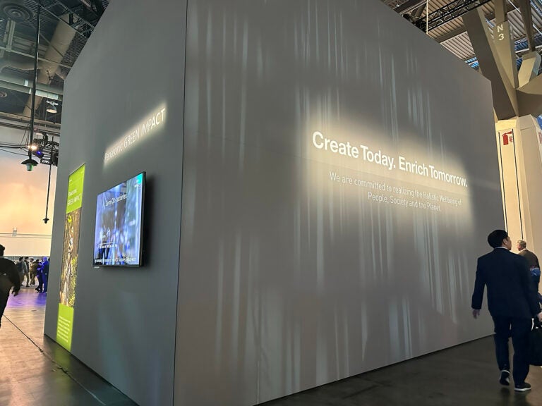 More Booth Scenes and Commentary From the 56th Annual CES