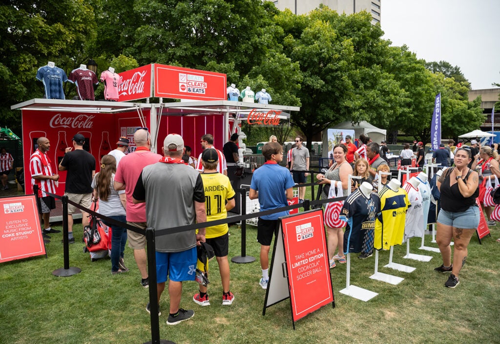 The Brief: Foldable Buses and the Stayman Islands